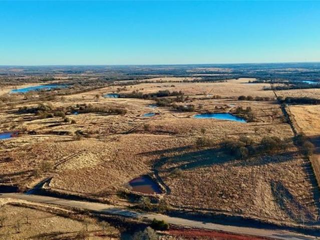 12 Wilshire Dr, McLoud, OK 74851
