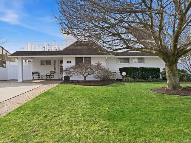 12 Woodgreen Ln, Wantagh, NY 11793 | MLS #981209 | Compass