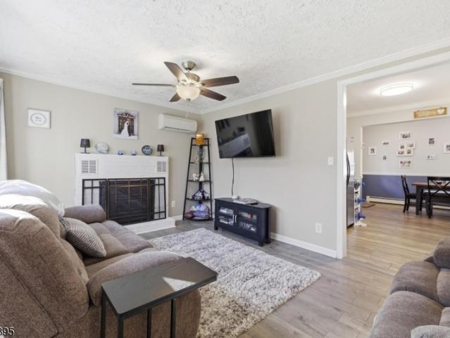 12 Woodland Ave