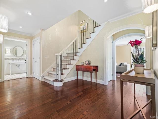 12 Woodland Avenue