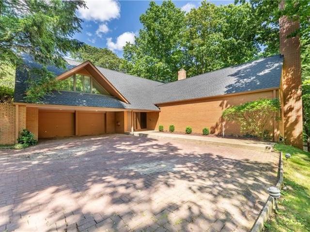 12 Woodland Dr, Pittsburgh, PA 15228