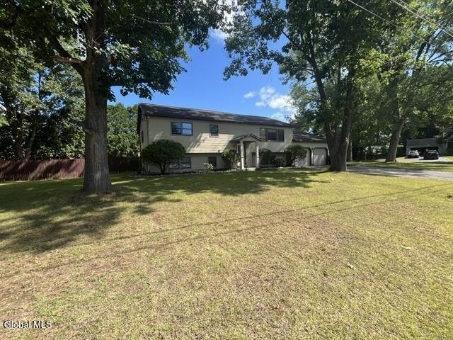 12 Worden Dr, Saratoga Springs, NY 12866
