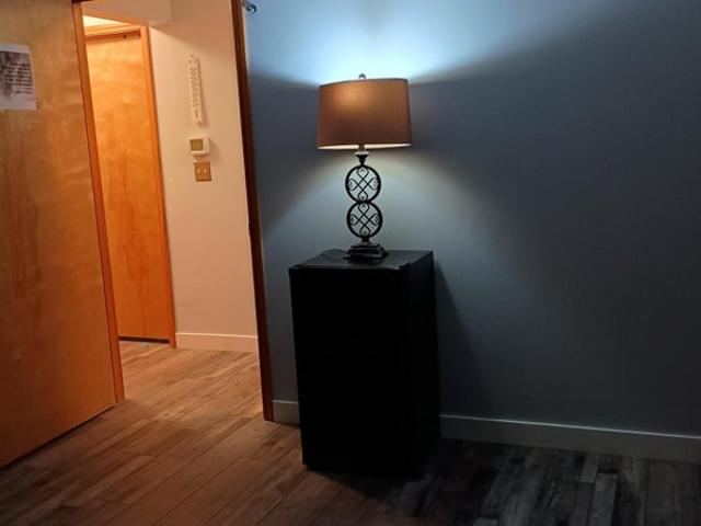 12 x 13 foot room on half acre close to Gresham