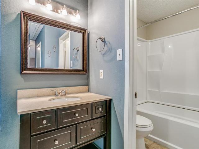 12 Abbey Rd, Euless, TX 76039 | MLS #21327