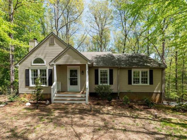 12 Albano Ct, Palmyra, VA 22963