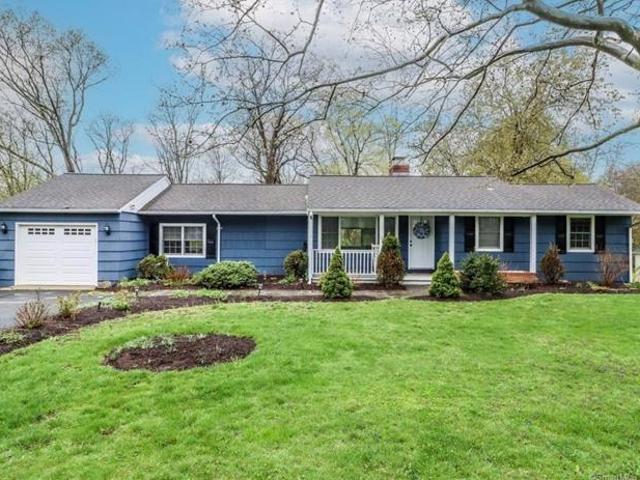 12 Alexander Dr, Brookfield, CT 06804