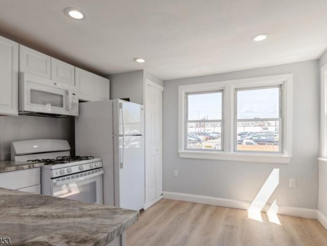 12 Alva St # 2