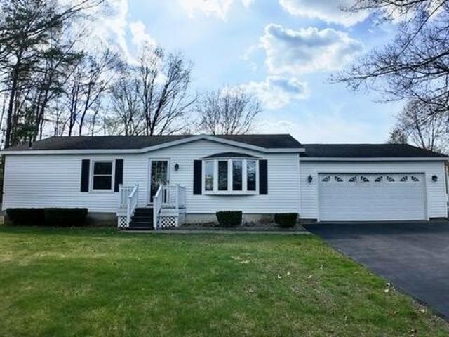12 Amy Dr, Moreau, NY 12828