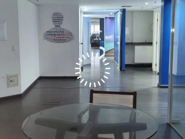 1/2 andar, 108 m², 02 vagas, 01 lavabo, copa, 01 sala em vidro e amplo salão
