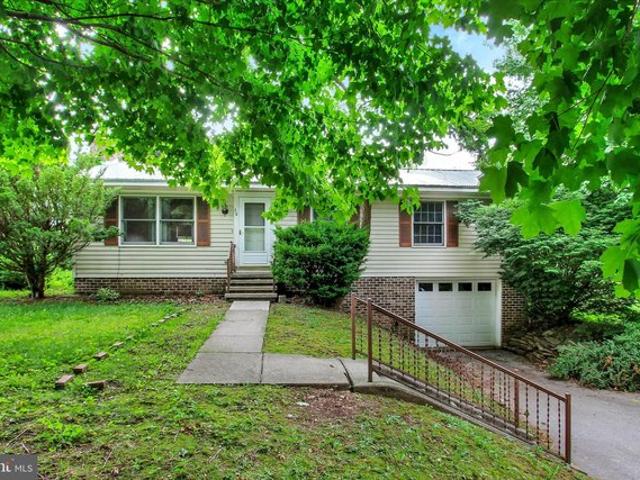 12 Apple Ln, Arendtsville, PA 17303