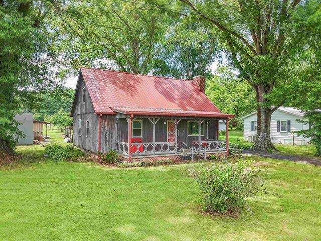 12 Baker Rd, Selmer, TN 38375