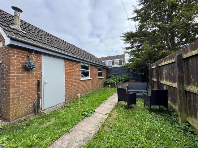 12 Ballyhenry Avenue, Glengormley, Newtownabbey, BT36 5AZ