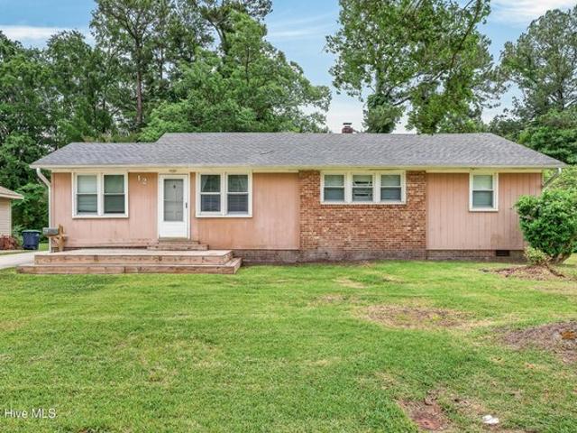 12 Barksdale Dr, Jacksonville, NC 28540