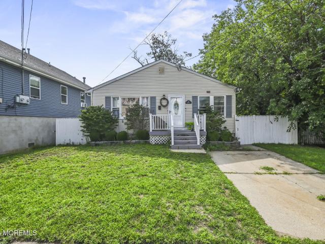12 Bayview Avenue
