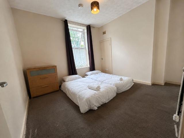 12 Bed Detached House, Middleton Road, M8