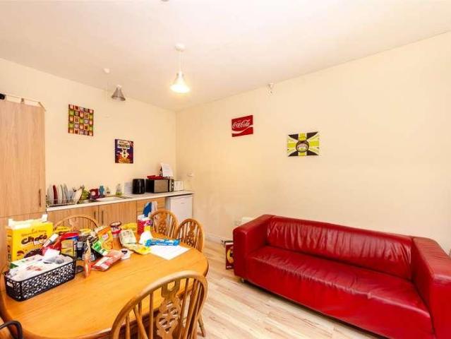 12 bed house for sale