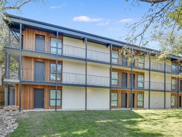 12 bedroom, Austin TX 78703 77113829