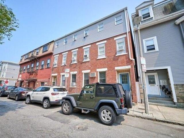 12 bedroom, Boston MA 02127 104757814