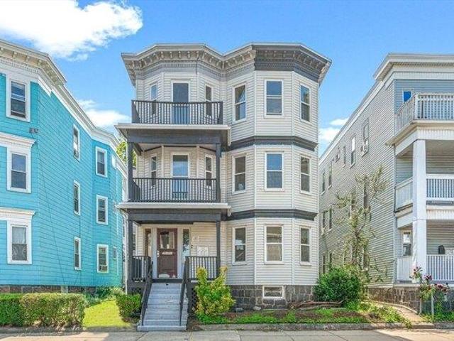 12 bedroom, Boston MA 02125 104540220