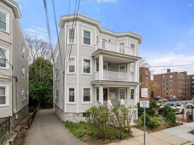 12 bedroom, Boston MA 02135 104443023