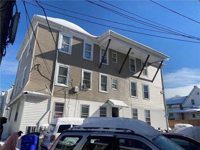 12 bedroom, Central Falls RI 02863 LS101574738
