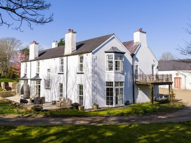12 bedroom country house for sale