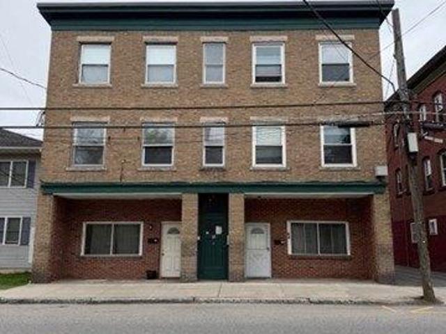 12 bedroom, Easthampton MA 01027 LS102776839