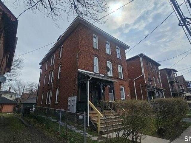 12 bedroom, Hartford CT 06106 102343924