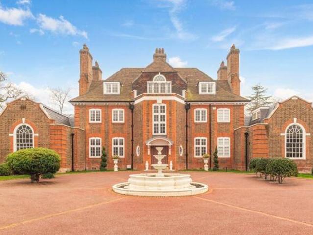 12 Bedroom House Barnet Greater London LS100426372