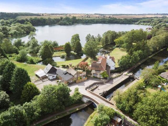 12 Bedroom House Hillingdon Buckinghamshire LS97176795