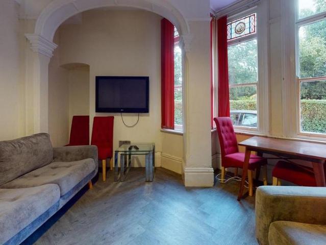 12 bedroom house share to rent