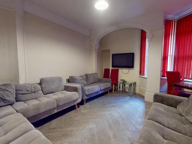 1 bedroom house share to rent
