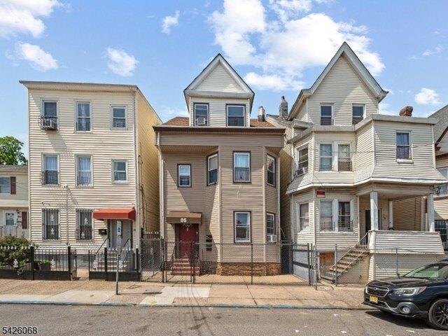 12 bedroom, Paterson NJ 07501 104373615