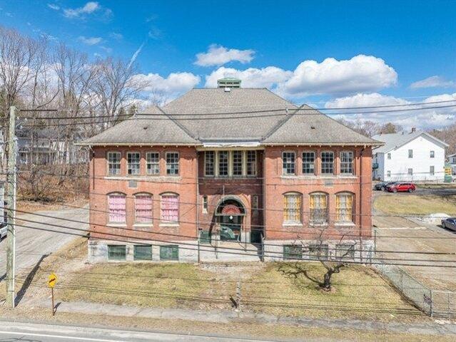 12 bedroom, Pittsfield MA 01201 104717792