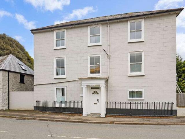 12 Bedroom Property