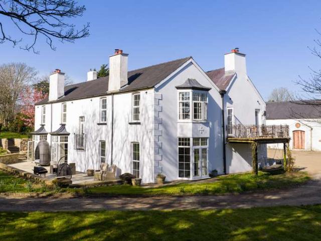 12 Bedroom Property