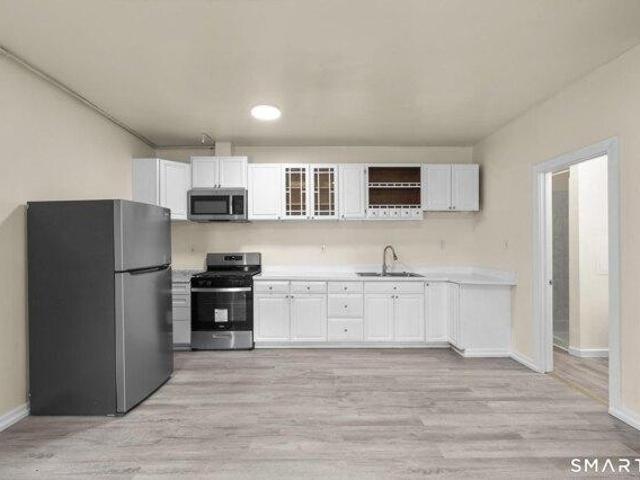 12 bedroom, Waterbury CT 06705 104410794