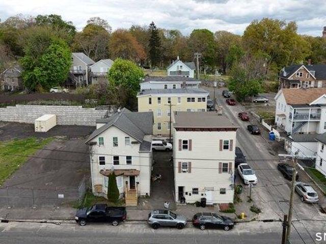 12 bedroom, Waterbury CT 06708 104760156