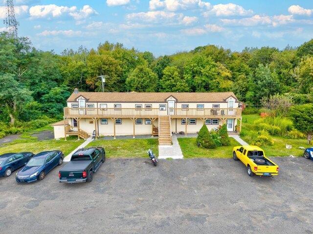 12 bedroom, Wolcott CT 06716 102801443