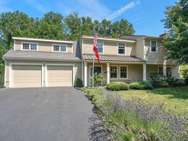 12 Beech Ln, Agawam, MA 01030