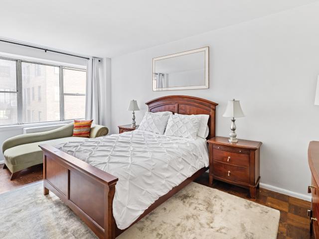 12 Beekman Place, Unit 9D