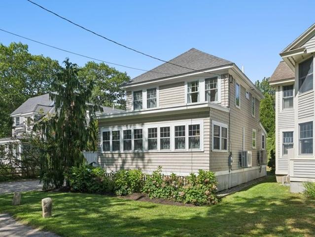 12 Bellevue Ave, Kennebunkport, ME 04046
