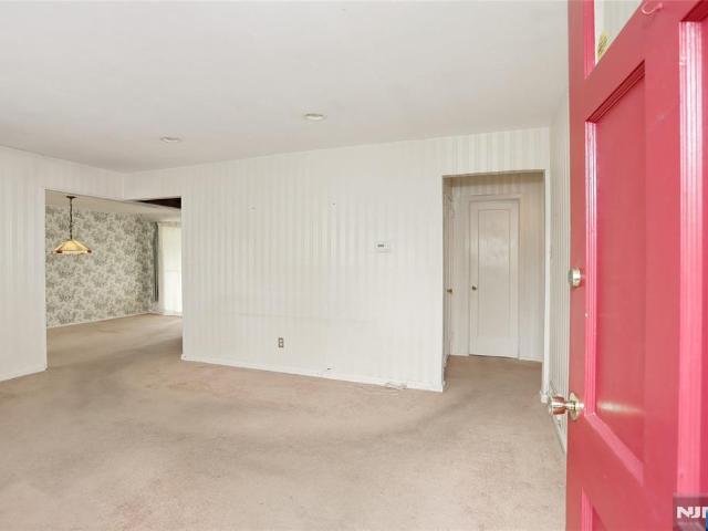12 Beverly Lane