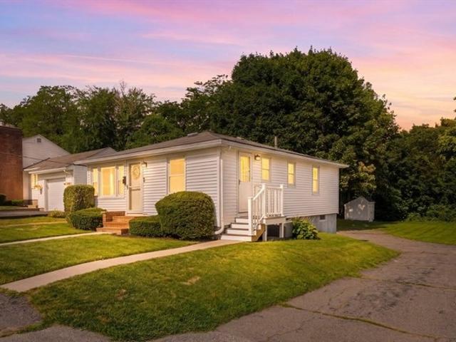 12 Billings St, Taunton, MA 02780