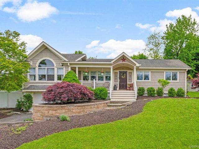 12 Birch St, Fishkill, NY 12524