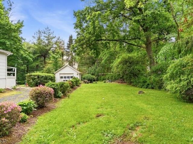 12 Bodnar St, Bernardsville, NJ 07924