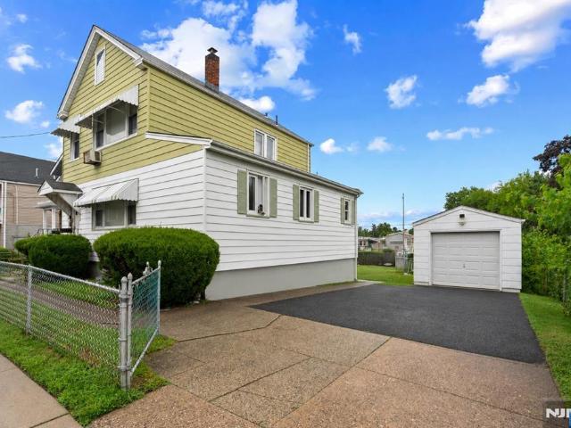 12 Boyd Street