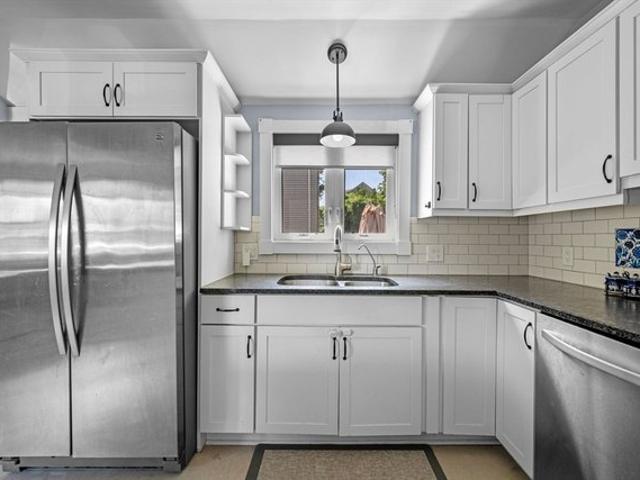 12 Boynton St, Swampscott, MA 01907