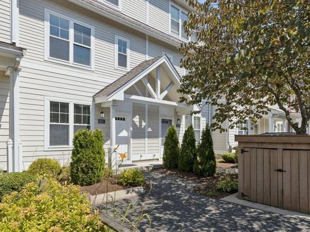 12 Blue Jay Cir Unit 12, Boston, MA 02126