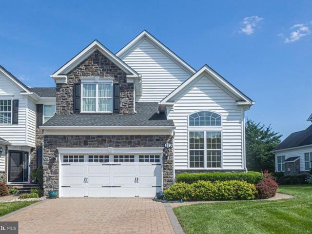 12 Brown Ln, Newtown, PA 18940